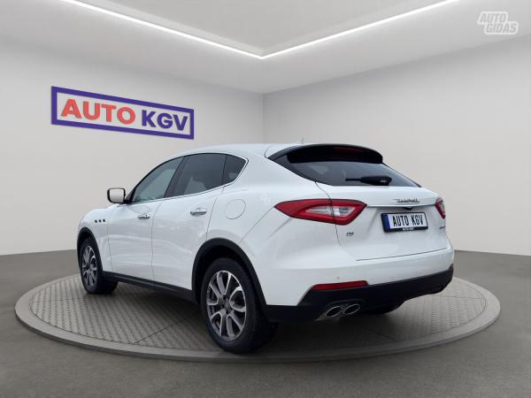 White Maserati Levante 2019 in Kaunas, with an engine capacity of 3.00 L and mileage of 81 thousand km for 31999 €, photo 3 on AUTOMOTO.COM.LV