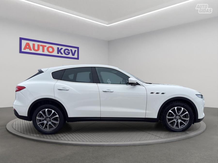White Maserati Levante 2019 in Kaunas, with an engine capacity of 3.00 L and mileage of 81 thousand km for 31999 €, photo 7 on AUTOMOTO.COM.LV