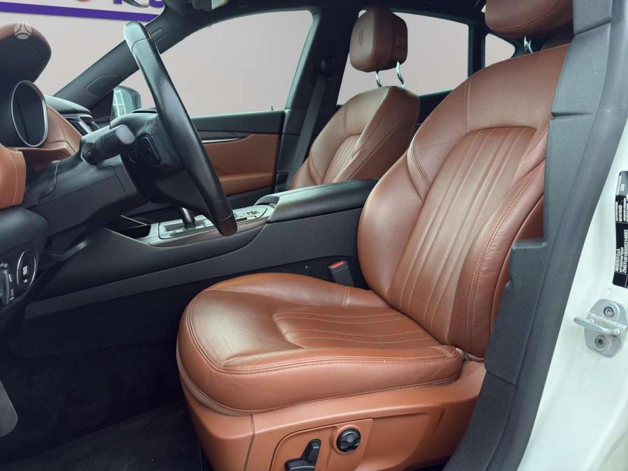 Balts Maserati Levante 2019 Kauņa, ar dzinēja tilpumu 3.00 L un nobraukumu 81 tūkst. km par 29499 €, foto 16 vietnē AUTOMOTO.COM.LV