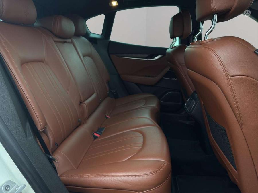 Balts Maserati Levante 2019 Kauņa, ar dzinēja tilpumu 3.00 L un nobraukumu 81 tūkst. km par 29499 €, foto 10 vietnē AUTOMOTO.COM.LV