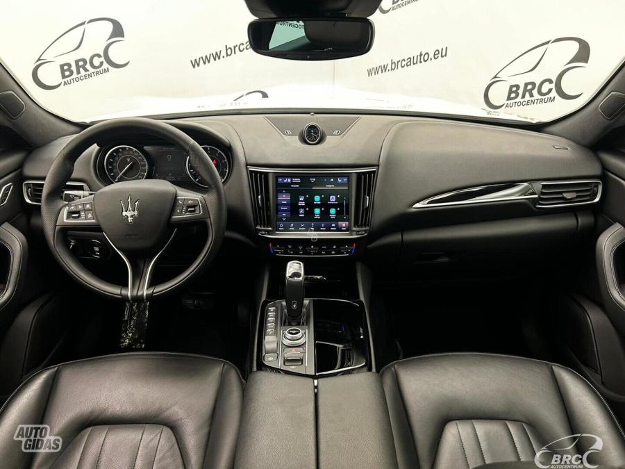 White Maserati Levante 2022 in Avizieniai, with an engine capacity of 3.00 L and mileage of 55 thousand km for 36000 €, photo 4 on AUTOMOTO.COM.LV