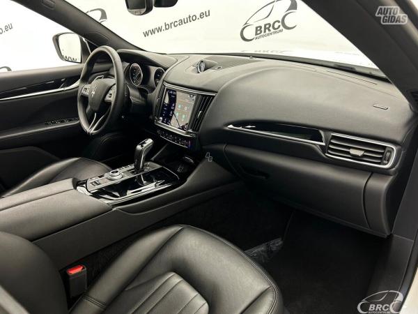 Balts Maserati Levante 2022 Avižieniai, ar dzinēja tilpumu 3.00 L un nobraukumu 55 tūkst. km par 36000 €, foto 8 vietnē AUTOMOTO.COM.LV