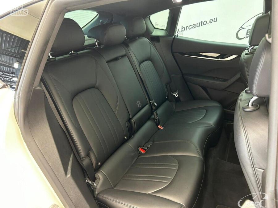 White Maserati Levante 2022 in Avizieniai, with an engine capacity of 3.00 L and mileage of 55 thousand km for 36000 €, photo 10 on AUTOMOTO.COM.LV
