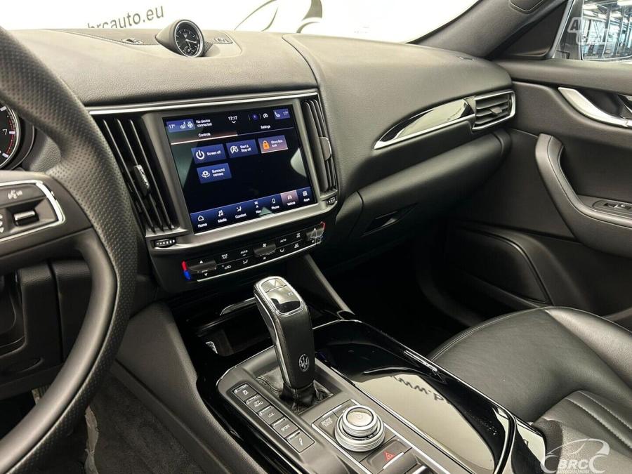 White Maserati Levante 2022 in Avizieniai, with an engine capacity of 3.00 L and mileage of 55 thousand km for 36000 €, photo 17 on AUTOMOTO.COM.LV