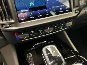 White Maserati Levante 2022 in Avizieniai, with an engine capacity of 3.00 L and mileage of 55 thousand km for 36000 €, photo 19 on AUTOMOTO.COM.LV