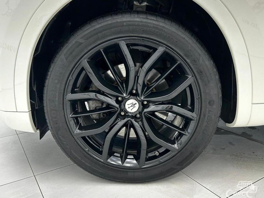 White Maserati Levante 2022 in Avizieniai, with an engine capacity of 3.00 L and mileage of 55 thousand km for 36000 €, photo 30 on AUTOMOTO.COM.LV