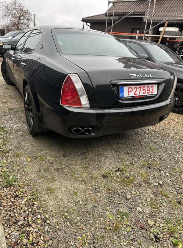 Black Maserati Quattroporte 2005 in Vilnius, with an engine capacity of 4.24 L and mileage of 87 thousand km for 6500 €, photo 3 on AUTOMOTO.COM.LV
