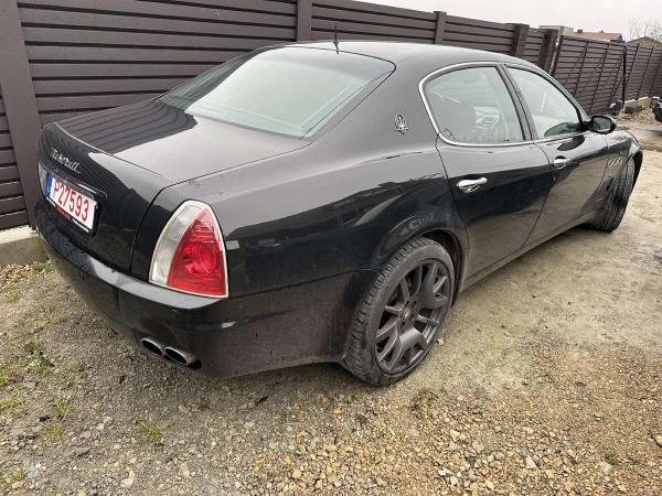 Black Maserati Quattroporte 2005 in Vilnius, with an engine capacity of 4.24 L and mileage of 87 thousand km for 6500 €, photo 4 on AUTOMOTO.COM.LV