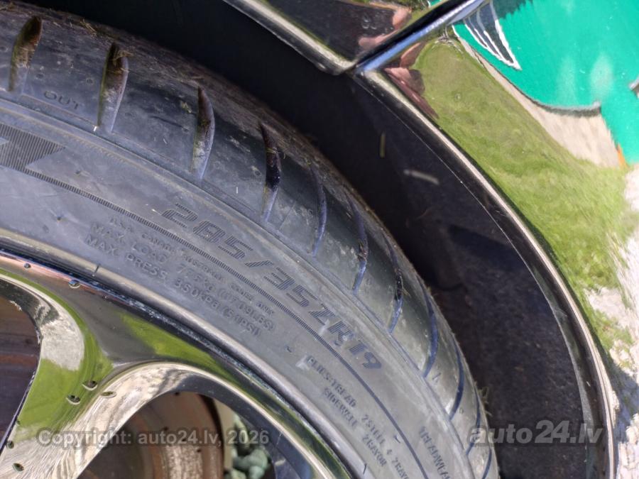 Черный Мазерати Кватропорте 2005 в Таллин, объемом двигателя 4.20 л и пробегом 82 тыс. км за 8000 €, фото 12 на AUTOMOTO.COM.LV