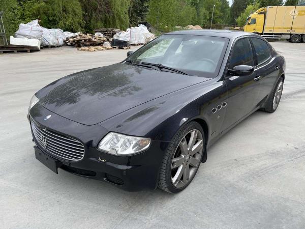 Melns Maserati Quattroporte 2009 Panevēža, ar dzinēja tilpumu 4.24 L un nobraukumu 222 tūkst. km par 3899 €, foto 1 vietnē AUTOMOTO.COM.LV