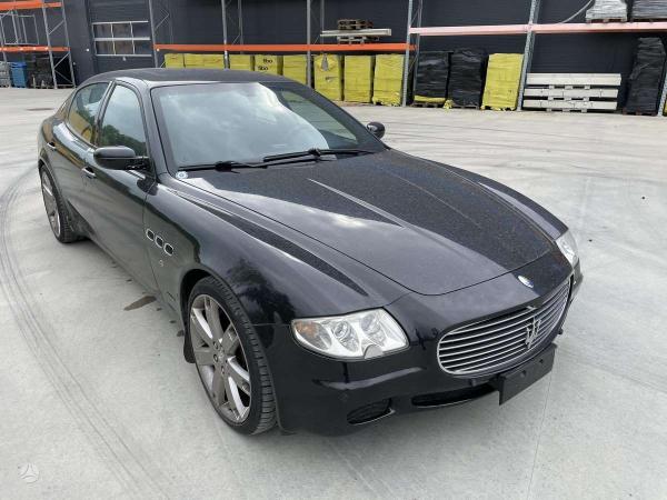 Melns Maserati Quattroporte 2009 Panevēža, ar dzinēja tilpumu 4.24 L un nobraukumu 222 tūkst. km par 3899 €, foto 3 vietnē AUTOMOTO.COM.LV