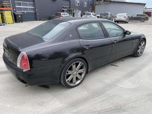 Black Maserati Quattroporte 2009 in Panevezys, with an engine capacity of 4.24 L and mileage of 222 thousand km for 3899 €, photo 6 on AUTOMOTO.COM.LV