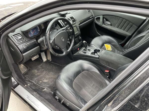 Melns Maserati Quattroporte 2009 Panevēža, ar dzinēja tilpumu 4.24 L un nobraukumu 222 tūkst. km par 3899 €, foto 8 vietnē AUTOMOTO.COM.LV