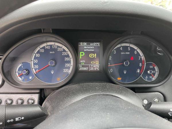 Melns Maserati Quattroporte 2009 Panevēža, ar dzinēja tilpumu 4.24 L un nobraukumu 222 tūkst. km par 3899 €, foto 9 vietnē AUTOMOTO.COM.LV