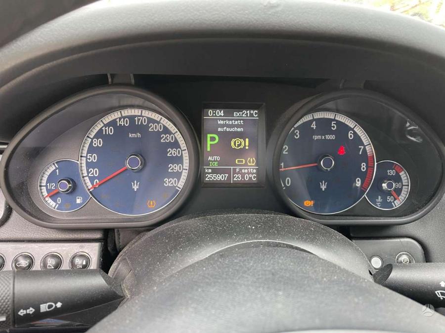 Black Maserati Quattroporte 2009 in Panevezys, with an engine capacity of 4.24 L and mileage of 222 thousand km for 3899 €, photo 10 on AUTOMOTO.COM.LV