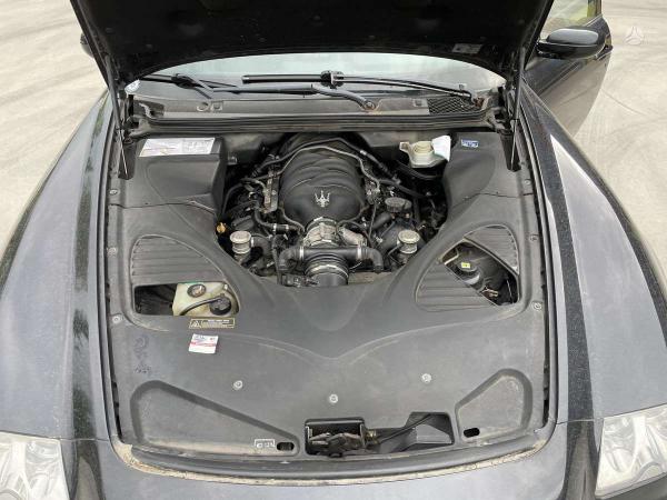 Melns Maserati Quattroporte 2009 Panevēža, ar dzinēja tilpumu 4.24 L un nobraukumu 222 tūkst. km par 3899 €, foto 10 vietnē AUTOMOTO.COM.LV