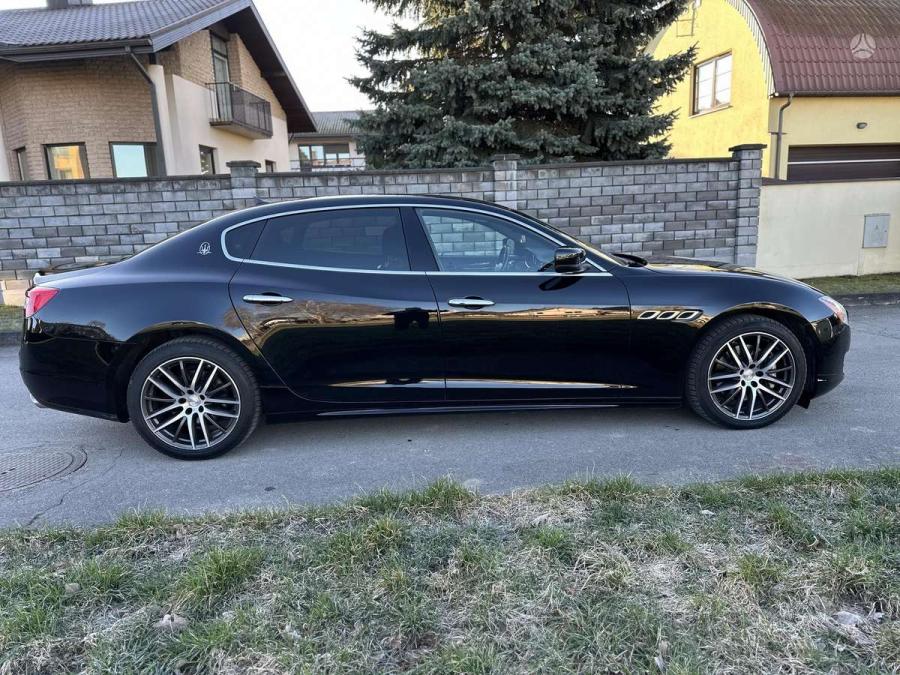 Melns Maserati Quattroporte 2014 Kauņa, ar dzinēja tilpumu 3.00 L un nobraukumu 215 tūkst. km par 13900 €, foto 3 vietnē AUTOMOTO.COM.LV