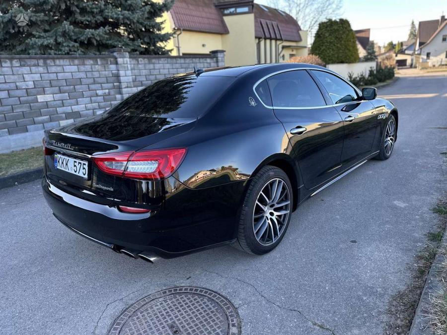 Melns Maserati Quattroporte 2014 Kauņa, ar dzinēja tilpumu 3.00 L un nobraukumu 215 tūkst. km par 13900 €, foto 4 vietnē AUTOMOTO.COM.LV