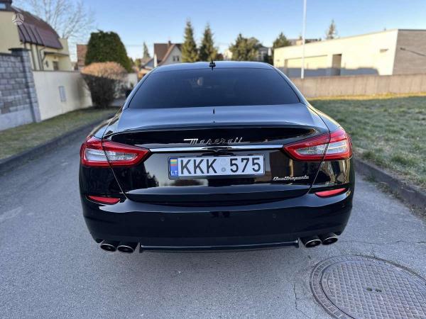 Melns Maserati Quattroporte 2014 Kauņa, ar dzinēja tilpumu 3.00 L un nobraukumu 215 tūkst. km par 13900 €, foto 4 vietnē AUTOMOTO.COM.LV