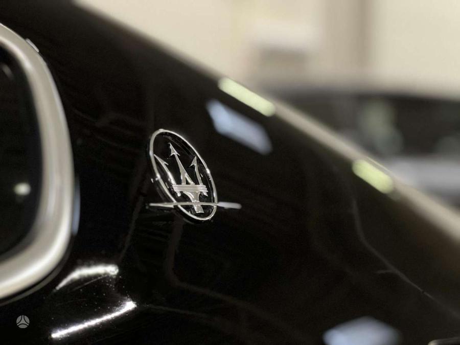 Melns Maserati Quattroporte 2014 Viļņa, ar dzinēja tilpumu 2.98 L un nobraukumu 126 tūkst. km par 17499 €, foto 12 vietnē AUTOMOTO.COM.LV