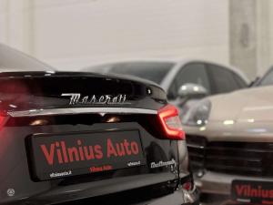 Melns Maserati Quattroporte 2014 Viļņa, ar dzinēja tilpumu 2.98 L un nobraukumu 126 tūkst. km par 17499 €, foto 14 vietnē AUTOMOTO.COM.LV