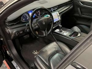 Melns Maserati Quattroporte 2014 Viļņa, ar dzinēja tilpumu 2.98 L un nobraukumu 126 tūkst. km par 17499 €, foto 16 vietnē AUTOMOTO.COM.LV