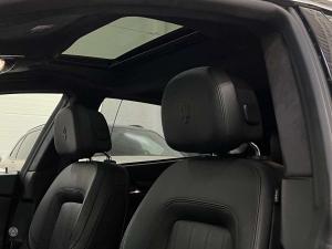 Melns Maserati Quattroporte 2014 Viļņa, ar dzinēja tilpumu 2.98 L un nobraukumu 126 tūkst. km par 17499 €, foto 18 vietnē AUTOMOTO.COM.LV
