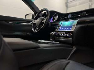 Melns Maserati Quattroporte 2014 Viļņa, ar dzinēja tilpumu 2.98 L un nobraukumu 126 tūkst. km par 17499 €, foto 20 vietnē AUTOMOTO.COM.LV