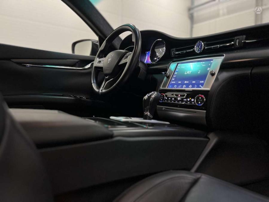 Melns Maserati Quattroporte 2014 Viļņa, ar dzinēja tilpumu 2.98 L un nobraukumu 126 tūkst. km par 17499 €, foto 20 vietnē AUTOMOTO.COM.LV