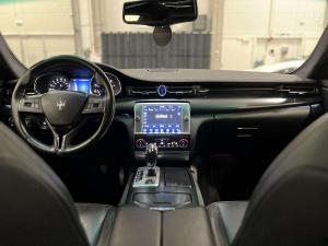 Melns Maserati Quattroporte 2014 Viļņa, ar dzinēja tilpumu 2.98 L un nobraukumu 126 tūkst. km par 17499 €, foto 21 vietnē AUTOMOTO.COM.LV