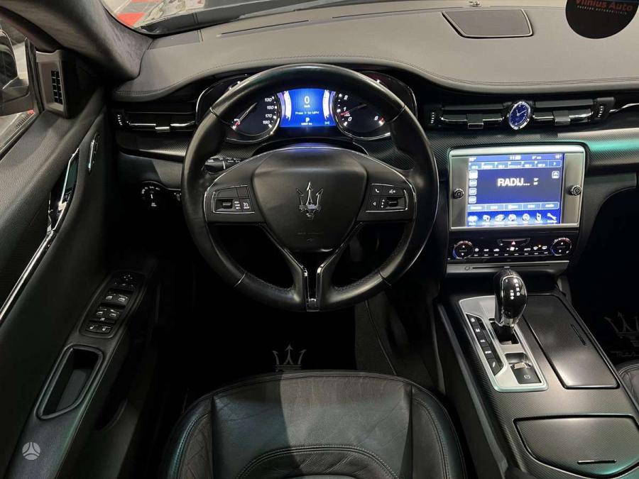 Melns Maserati Quattroporte 2014 Viļņa, ar dzinēja tilpumu 2.98 L un nobraukumu 126 tūkst. km par 17499 €, foto 22 vietnē AUTOMOTO.COM.LV