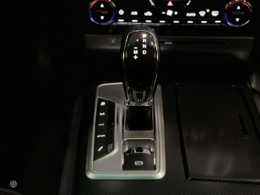 Melns Maserati Quattroporte 2014 Viļņa, ar dzinēja tilpumu 2.98 L un nobraukumu 126 tūkst. km par 17499 €, foto 26 vietnē AUTOMOTO.COM.LV