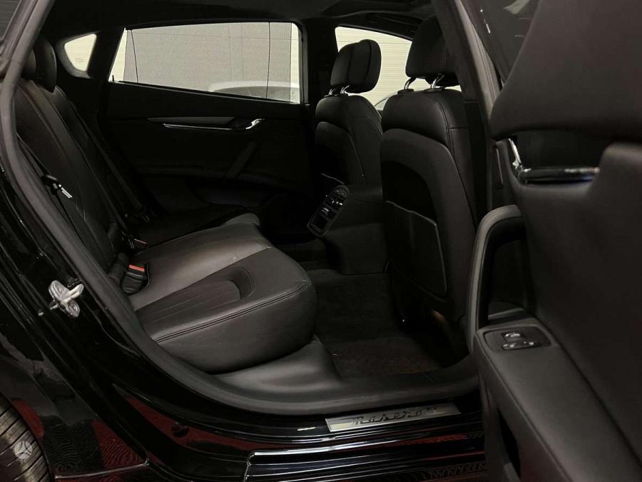 Melns Maserati Quattroporte 2014 Viļņa, ar dzinēja tilpumu 2.98 L un nobraukumu 126 tūkst. km par 17499 €, foto 32 vietnē AUTOMOTO.COM.LV