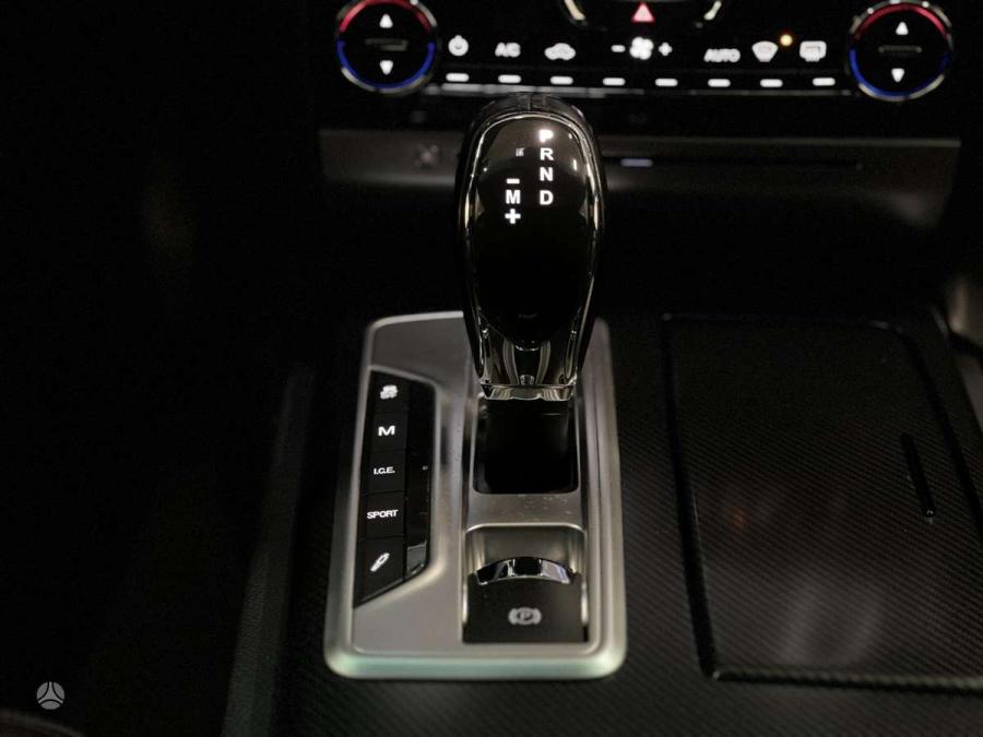 Black Maserati Quattroporte 2014 in Vilnius, with an engine capacity of 2.98 L and mileage of 126 thousand km for 17499 €, photo 26 on AUTOMOTO.COM.LV