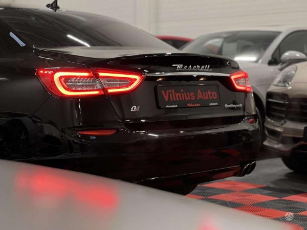 Black Maserati Quattroporte 2014 in Vilnius, with an engine capacity of 2.98 L and mileage of 126 thousand km for 16999 €, photo 10 on AUTOMOTO.COM.LV