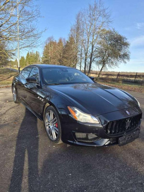 Black Maserati Quattroporte 2017 in Kaunas, with an engine capacity of 2.98 L and mileage of 85 thousand km for 25900 €, photo 1 on AUTOMOTO.COM.LV