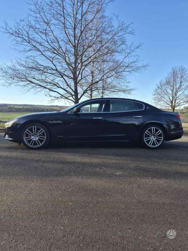 Black Maserati Quattroporte 2017 in Kaunas, with an engine capacity of 2.98 L and mileage of 85 thousand km for 25900 €, photo 3 on AUTOMOTO.COM.LV