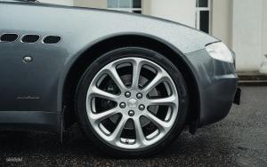 Grey Maserati Quattroporte 2009 in Tallinn, with an engine capacity of 4.20 L and mileage of 77 thousand km for 21990 €, photo 18 on AUTOMOTO.COM.LV