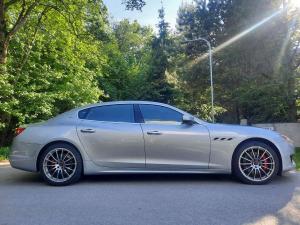 Grey Maserati Quattroporte 2017 in Kaunas, with an engine capacity of 2.98 L and mileage of 92 thousand km for 22000 €, photo 7 on AUTOMOTO.COM.LV