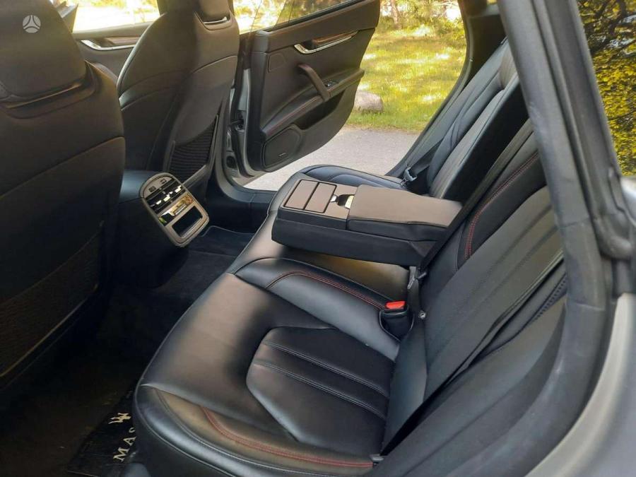 Grey Maserati Quattroporte 2017 in Kaunas, with an engine capacity of 2.98 L and mileage of 92 thousand km for 22000 €, photo 24 on AUTOMOTO.COM.LV