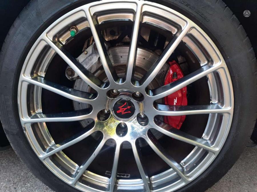 Grey Maserati Quattroporte 2017 in Kaunas, with an engine capacity of 2.98 L and mileage of 92 thousand km for 22000 €, photo 36 on AUTOMOTO.COM.LV