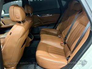 White Maserati Quattroporte 2014 in Tallinn, with an engine capacity of 3.00 L and mileage of 63 thousand km for 19995 €, photo 17 on AUTOMOTO.COM.LV
