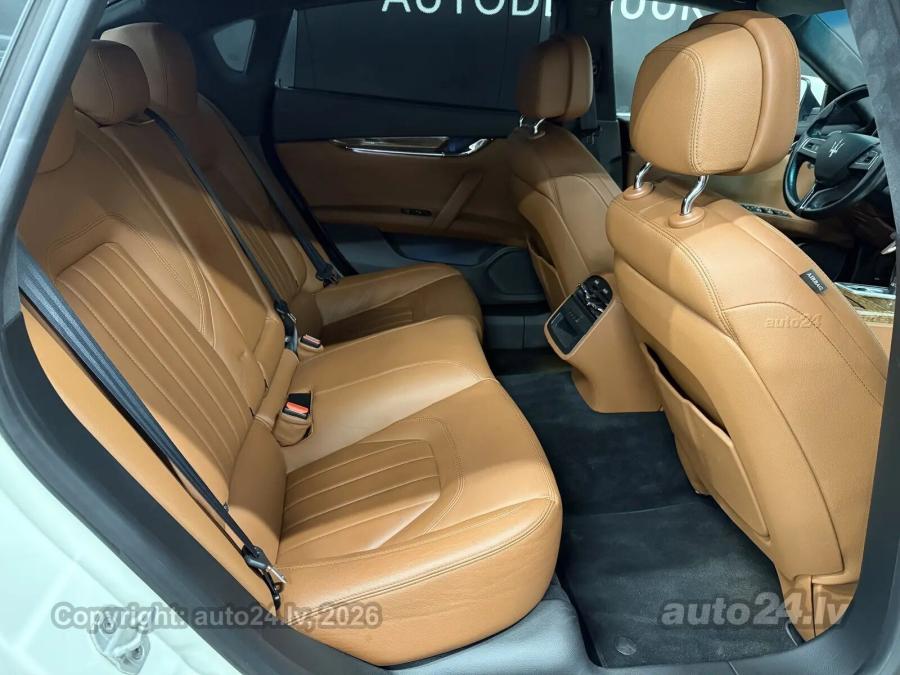 White Maserati Quattroporte 2014 in Tallinn, with an engine capacity of 3.00 L and mileage of 63 thousand km for 19995 €, photo 18 on AUTOMOTO.COM.LV