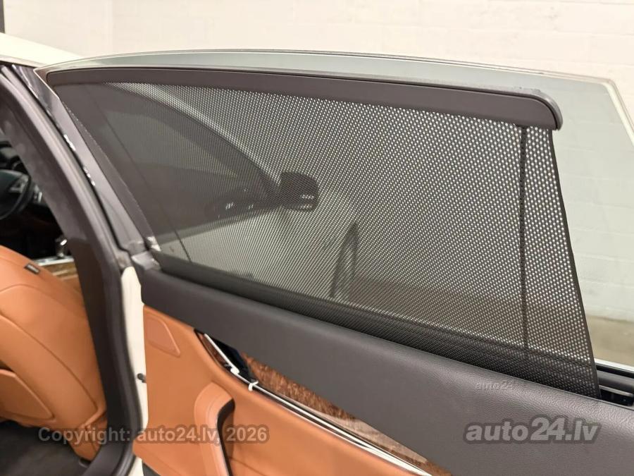 White Maserati Quattroporte 2014 in Tallinn, with an engine capacity of 3.00 L and mileage of 63 thousand km for 19995 €, photo 19 on AUTOMOTO.COM.LV