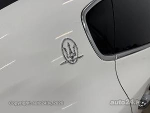 White Maserati Quattroporte 2014 in Tallinn, with an engine capacity of 3.00 L and mileage of 63 thousand km for 19995 €, photo 30 on AUTOMOTO.COM.LV