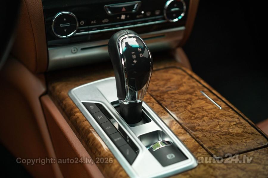 White Maserati Quattroporte 2014 in Tallinn, with an engine capacity of 3.00 L and mileage of 63 thousand km for 19900 €, photo 13 on AUTOMOTO.COM.LV