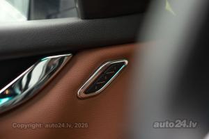 White Maserati Quattroporte 2014 in Tallinn, with an engine capacity of 3.00 L and mileage of 63 thousand km for 19900 €, photo 15 on AUTOMOTO.COM.LV
