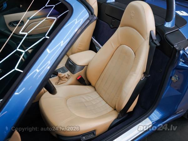 Zils Maserati Spyder 2005 Tallina, ar dzinēja tilpumu 4.20 L un nobraukumu 85 tūkst. km par 25900 €, foto 6 vietnē AUTOMOTO.COM.LV