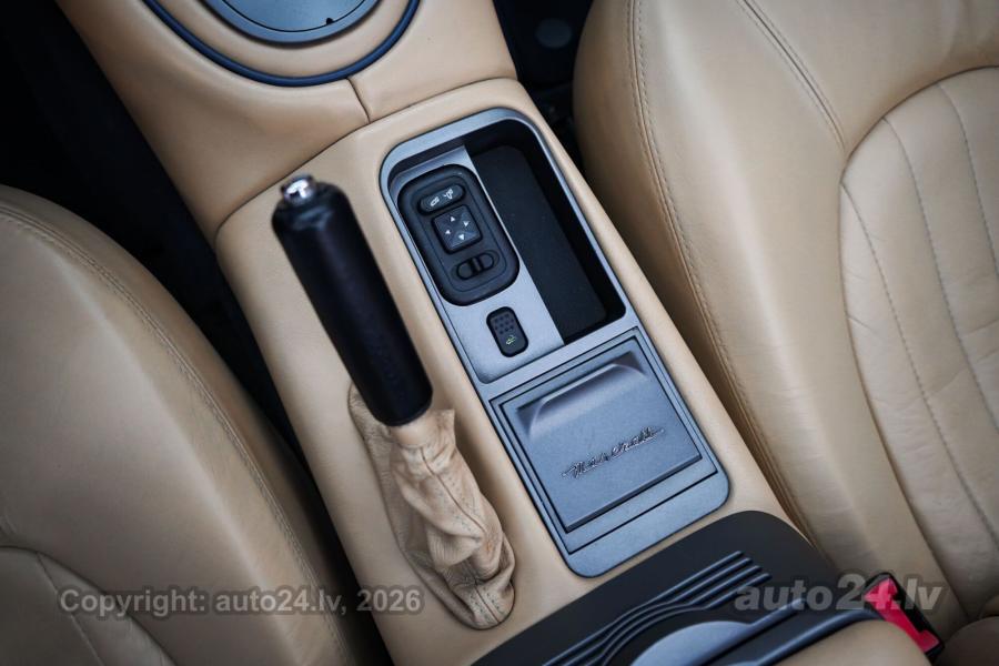 Zils Maserati Spyder 2005 Tallina, ar dzinēja tilpumu 4.20 L un nobraukumu 85 tūkst. km par 25900 €, foto 13 vietnē AUTOMOTO.COM.LV