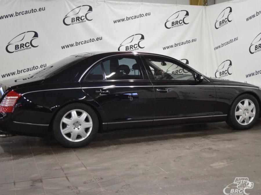 Black Maybach 57 2003 in Riga, with an engine capacity of 5.50 L and mileage of 118 thousand km for 54000 €, photo 6 on AUTOMOTO.COM.LV